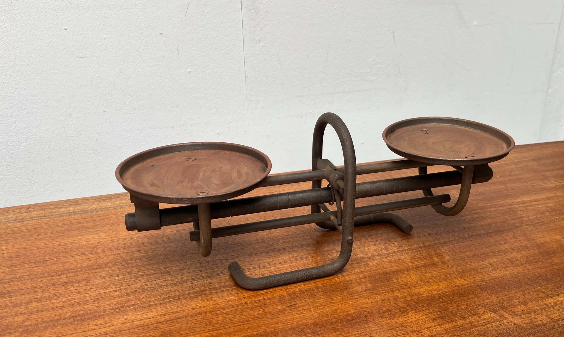 Art Deco Minimalist Metal Balance Beam Scale for sale at Pamono