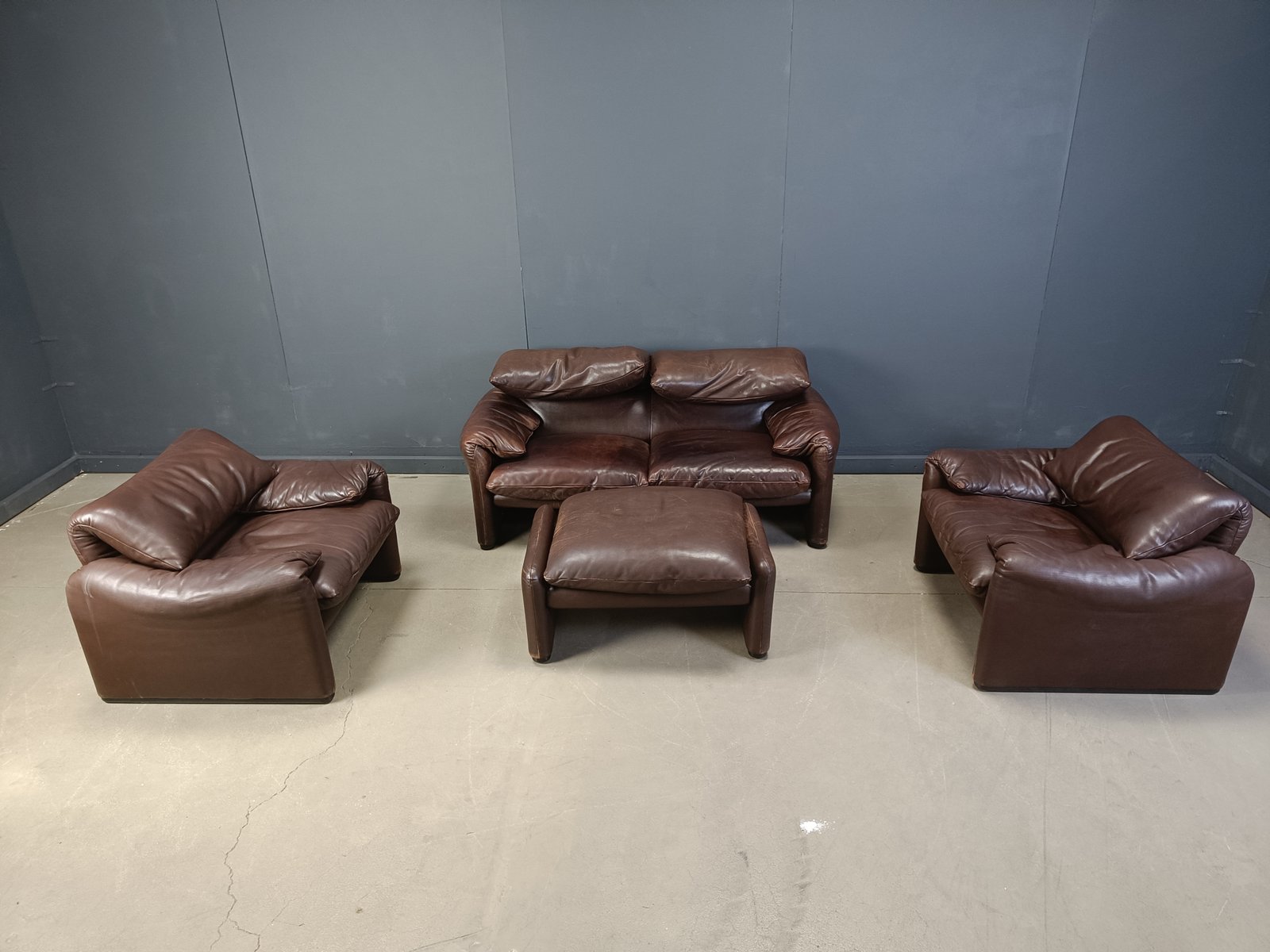 Vintage Maralunga Ledersofa von Vico Magistretti für Cassina, 1973, 4er ...
