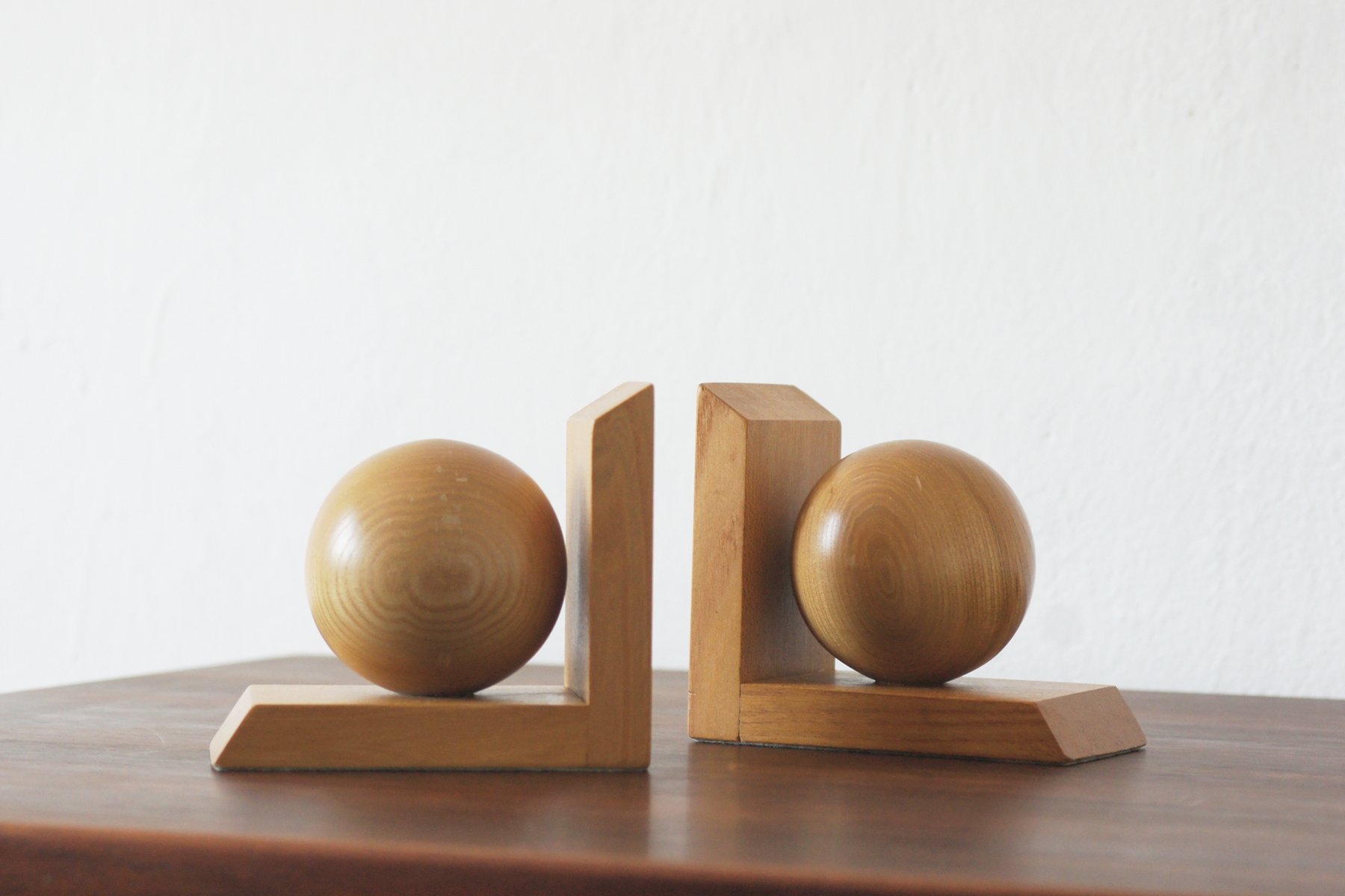 Mid-Century Modern Wooden Bookends, 1950s, Set of 2 for sale at Pamono