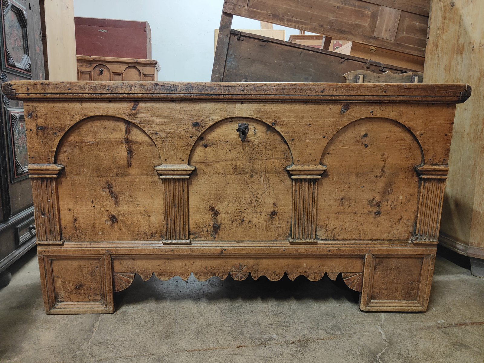17th Century Tyrolean Wedding Chest for sale at Pamono