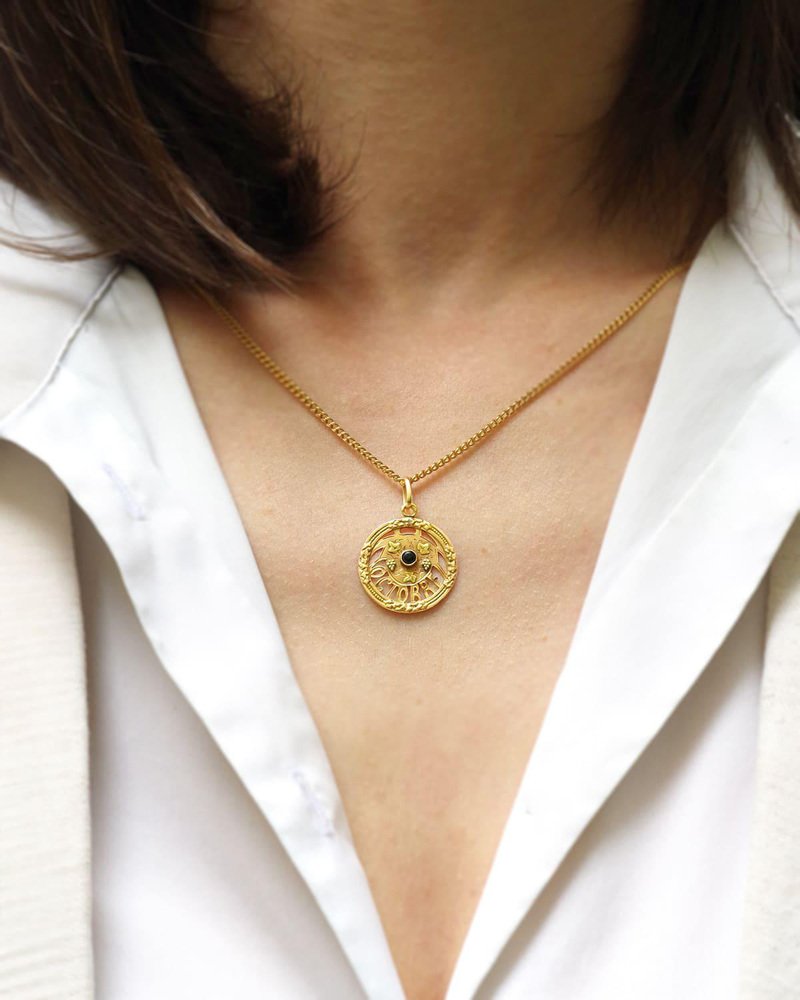 Art Nouveau October Medal for sale at Pamono