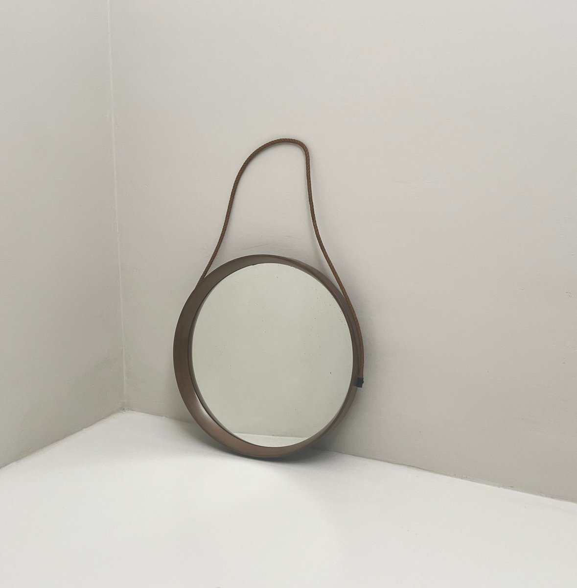 Mid-Century Round Mirror, 1950s for sale at Pamono