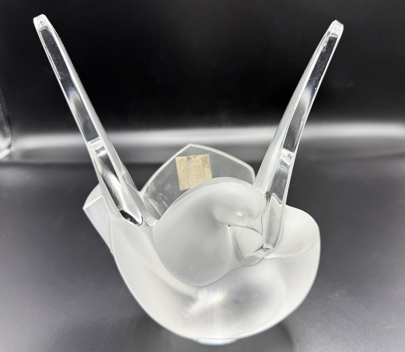 Lalique Sylvie Model Vase by René Lalique for Lalique for sale at Pamono