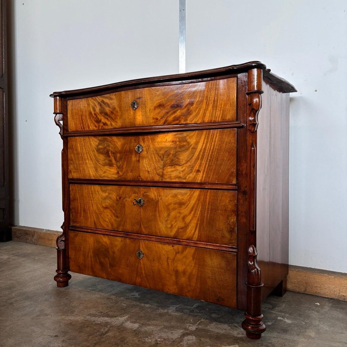 Antique Louis Philippe Chest of Drawers in Mahogany for sale at Pamono