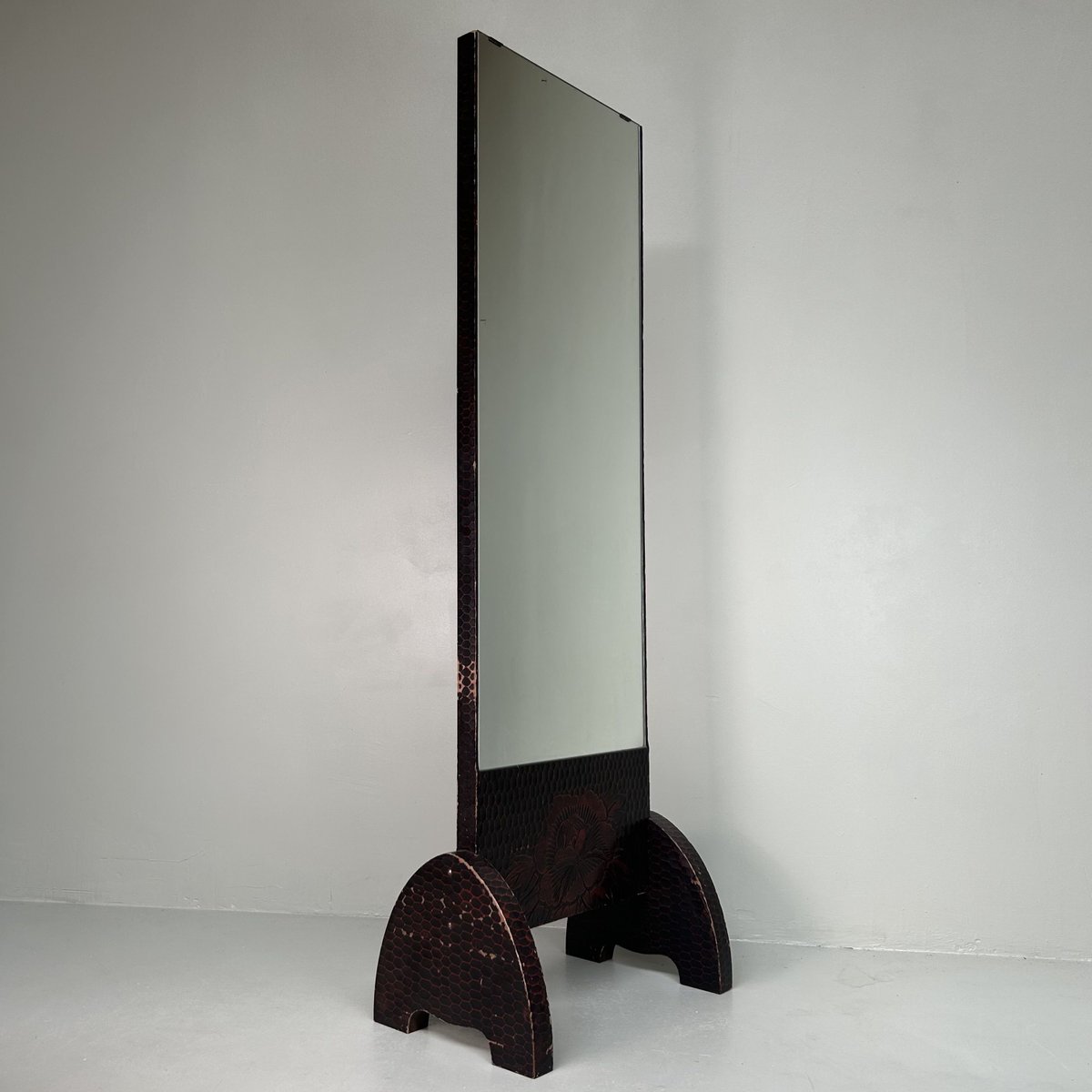 Vintage Kamakura-Bori Standing Mirror, Japan, 1960s for sale at Pamono