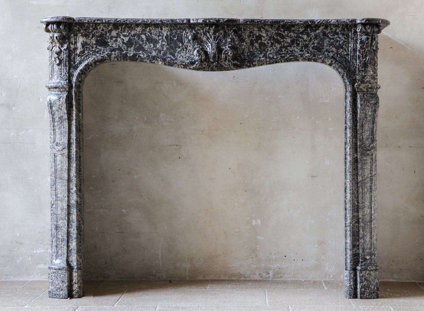 Large Antique Dutch Fireplace Mantel in St. Anne Marble for sale at Pamono