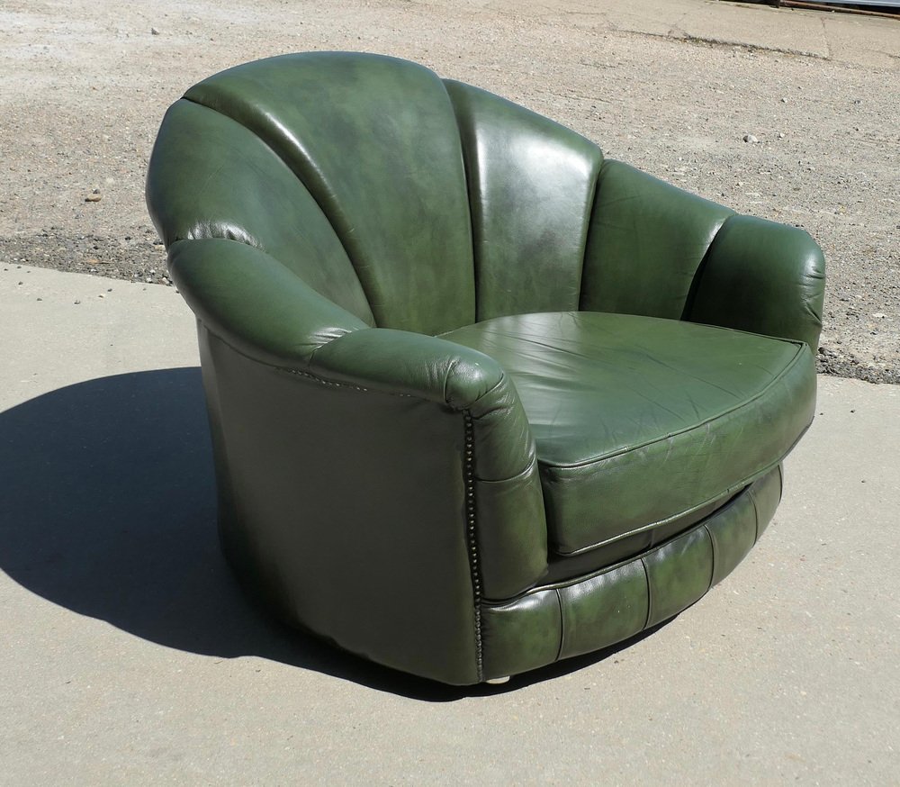 Mid-Century Italian Fan Back Club Chair in Leather for sale at Pamono