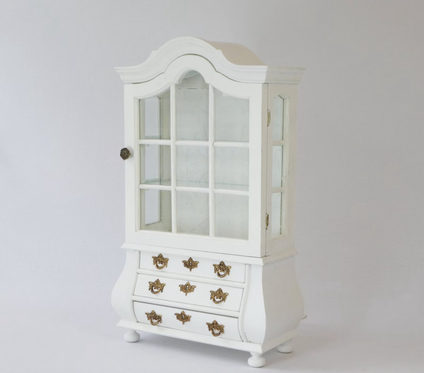 Small Rustic White Wooden Display Cabinet for sale at Pamono