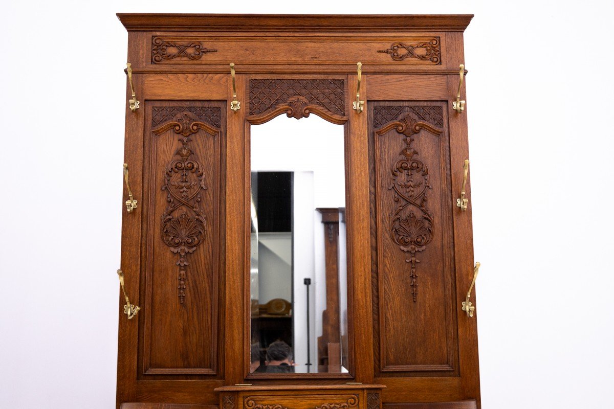 Early 20th Century Oak Wardrobe, Western Europe, 1890s for sale at Pamono