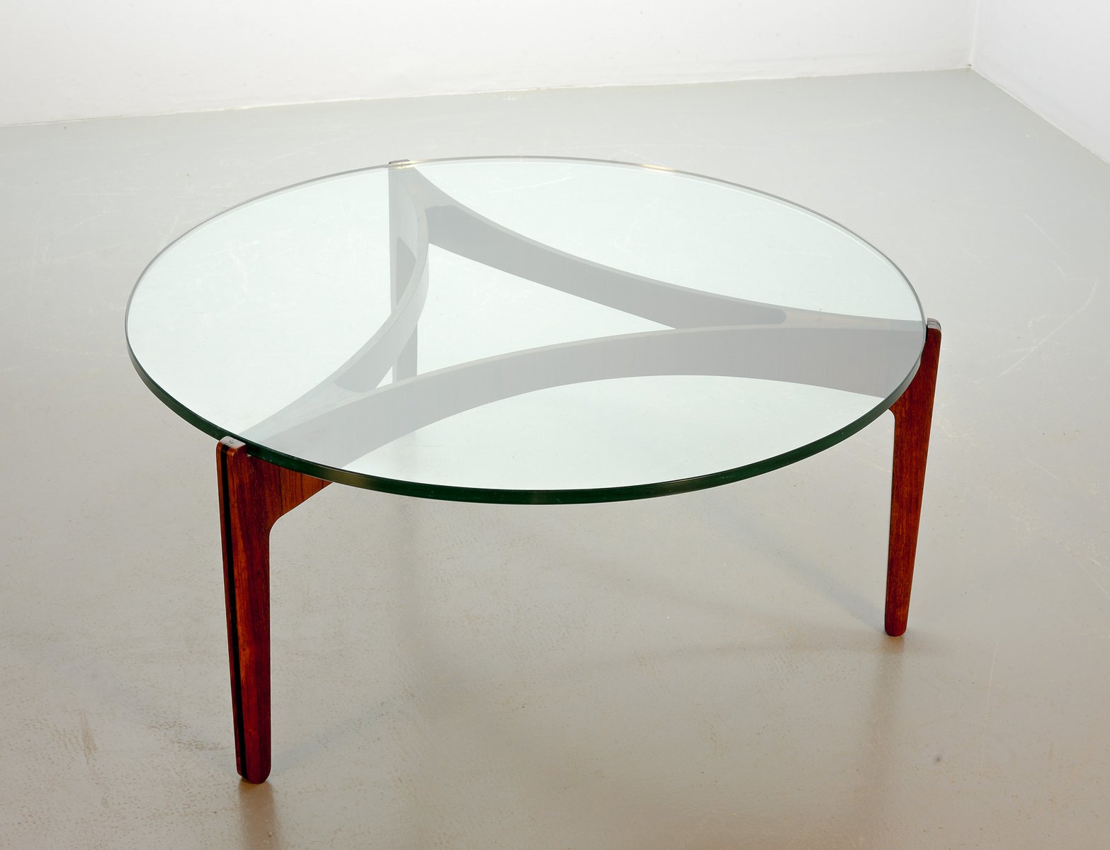 Runder Modell #104 Palisander Couchtisch mit Glasplatte von Sven ...