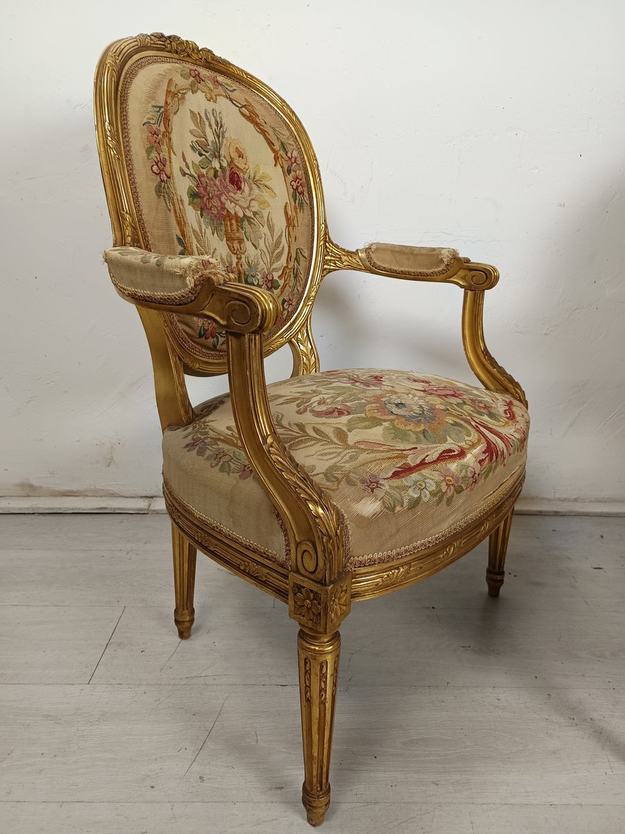 Louis XVI Gilded Wood Medallion Lounge Set, 1890s, Set of 5 for sale at ...