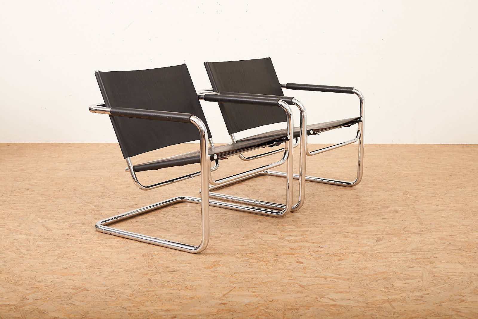 Rondo Cantilever Armchair with Tubular Steel Frame, Black Leather Seat ...