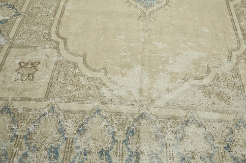 Persian Vintage Middle Eastern Rug for sale at Pamono