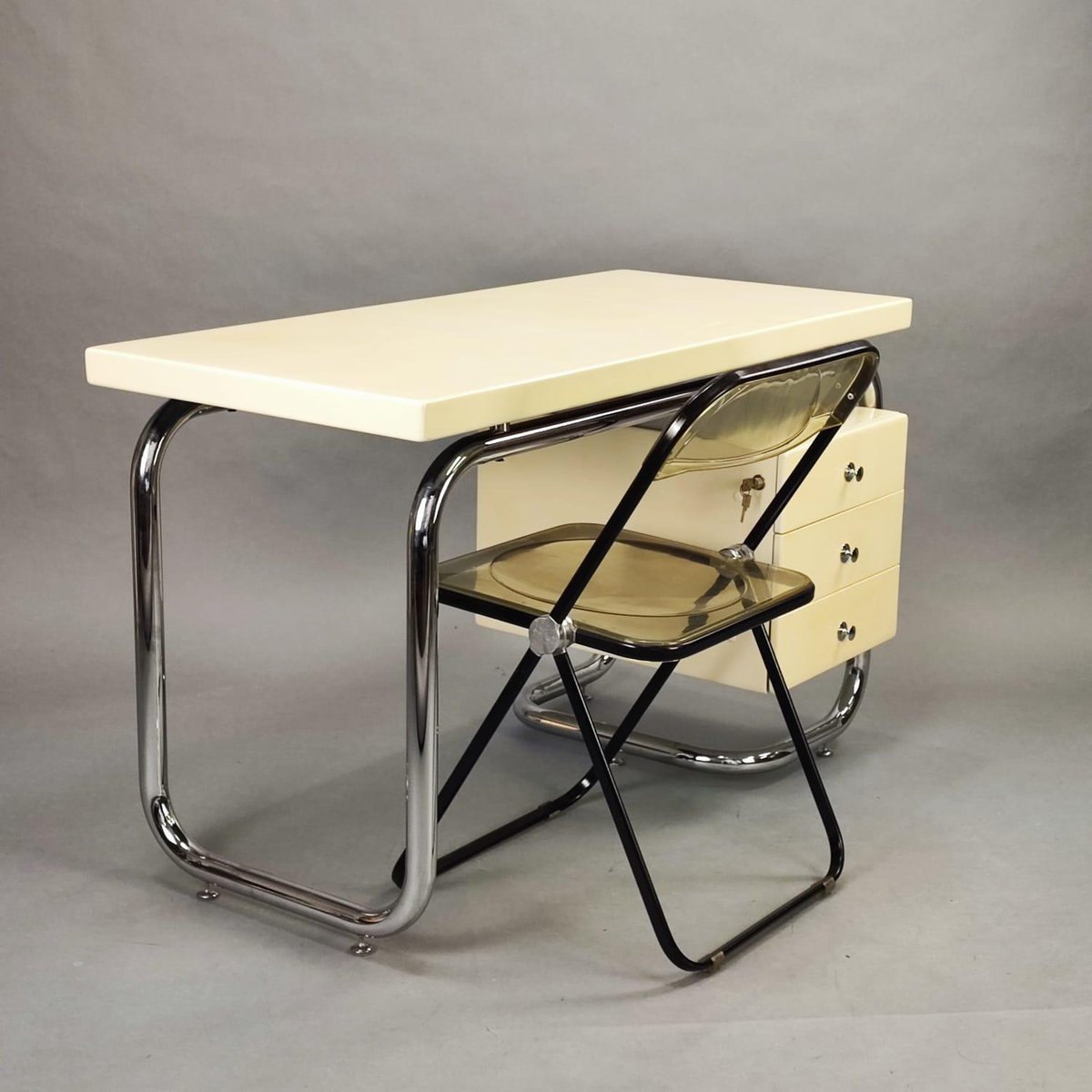 Space Age Desk, 1960s for sale at Pamono