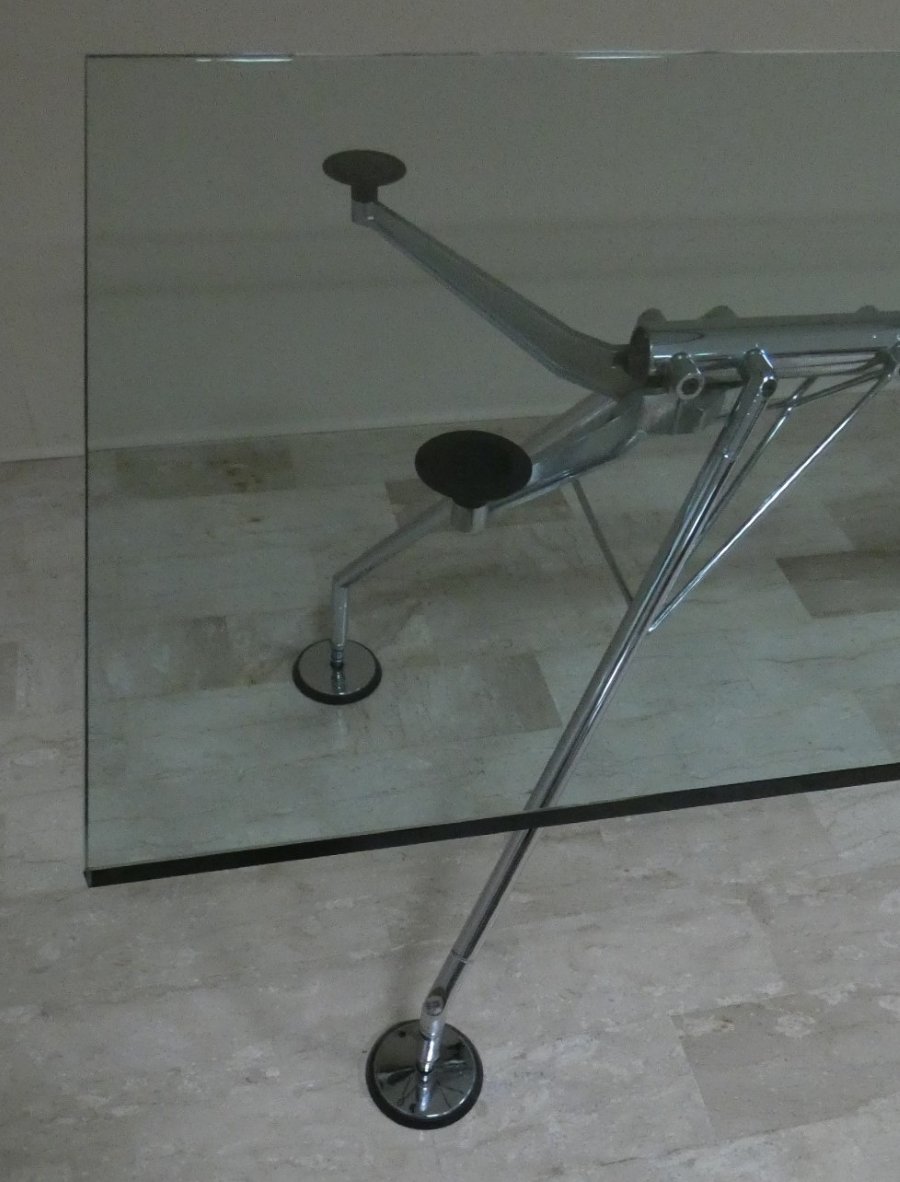 Nomos Table by Norman Foster for Tecno, 1980s for sale at Pamono