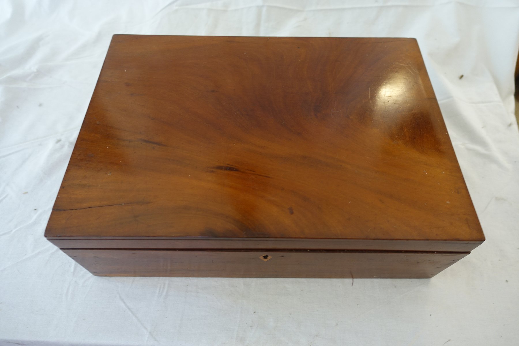 Victorian England Sewing Box Worker for sale at Pamono