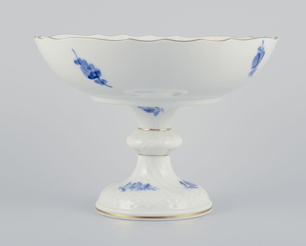 Blue Flower Curved Porcelain Centerpiece from Royal Copenhagen, 1967 ...