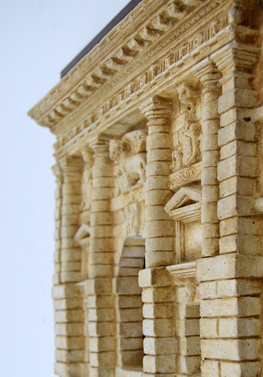 Vintage Facade Model for sale at Pamono