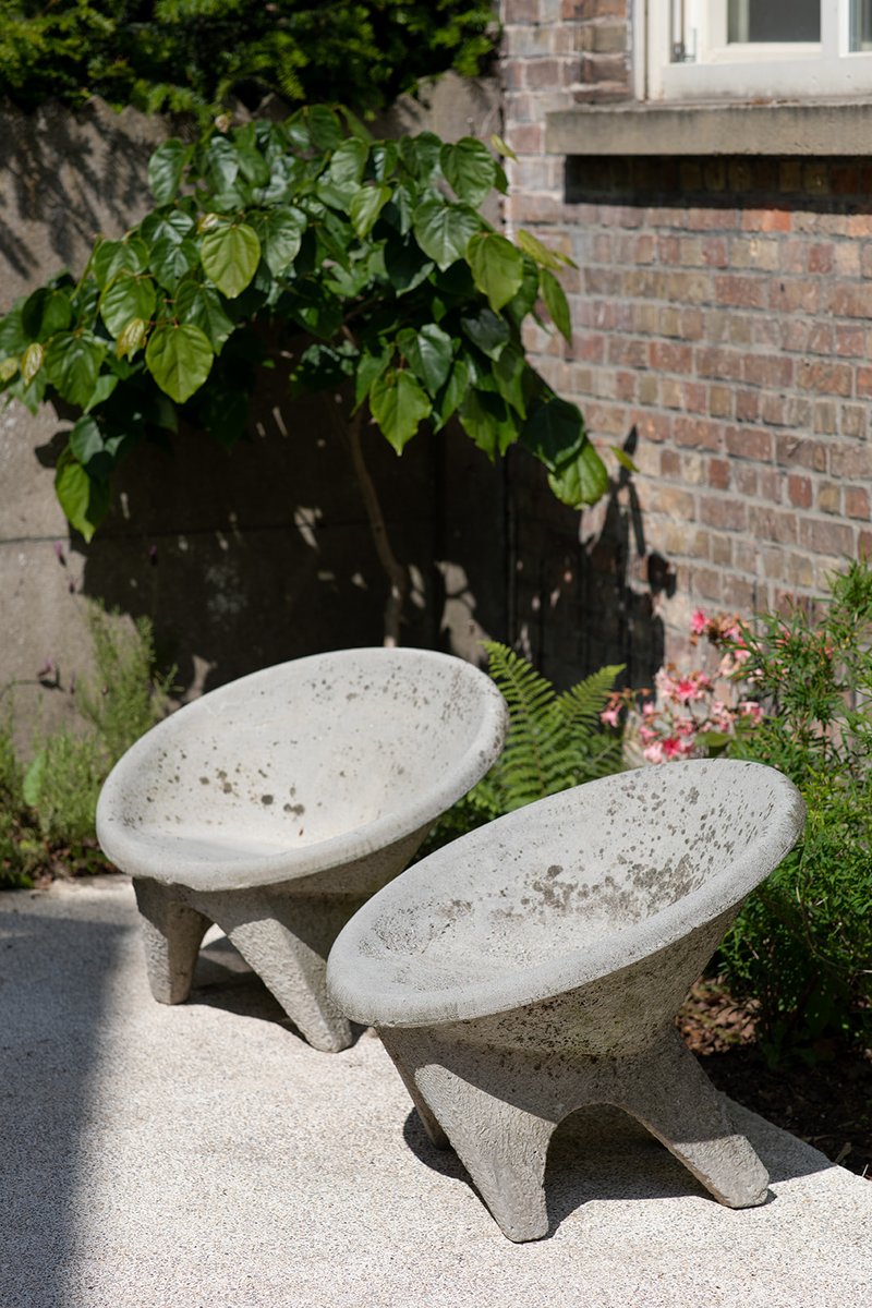 Sculptural Concrete Chair, Italy for sale at Pamono