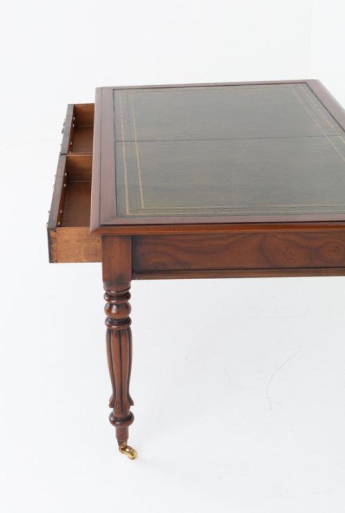 Antique Victorian Writing Desk in Mahogany, 1870s for sale at Pamono