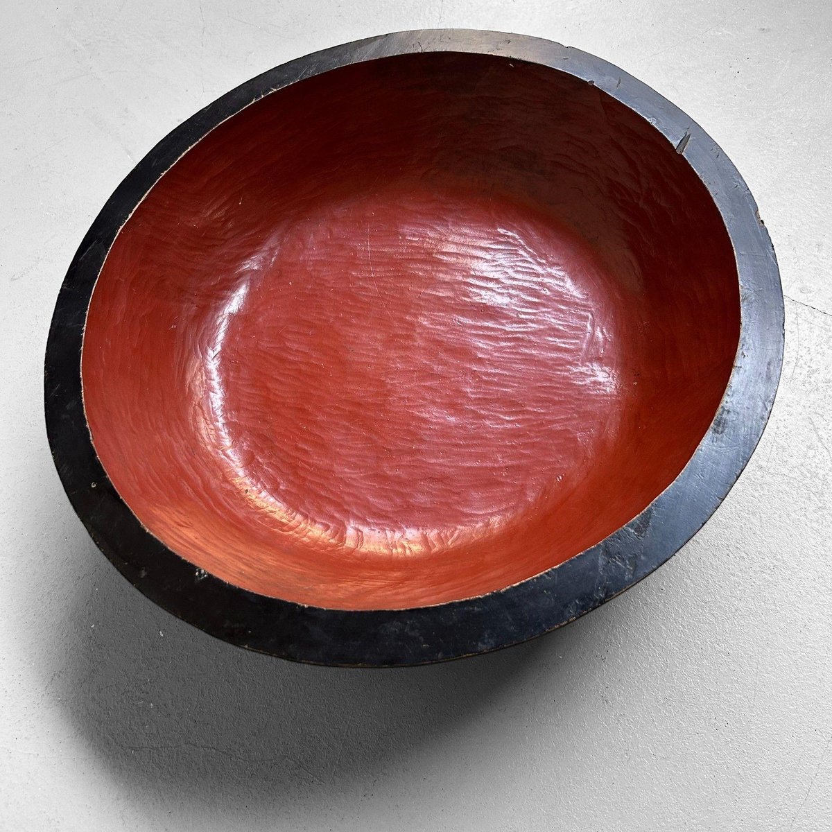 Hand-Carved Kibachi Dough Bowl in Urushi Lacquer, 1920s for sale at Pamono