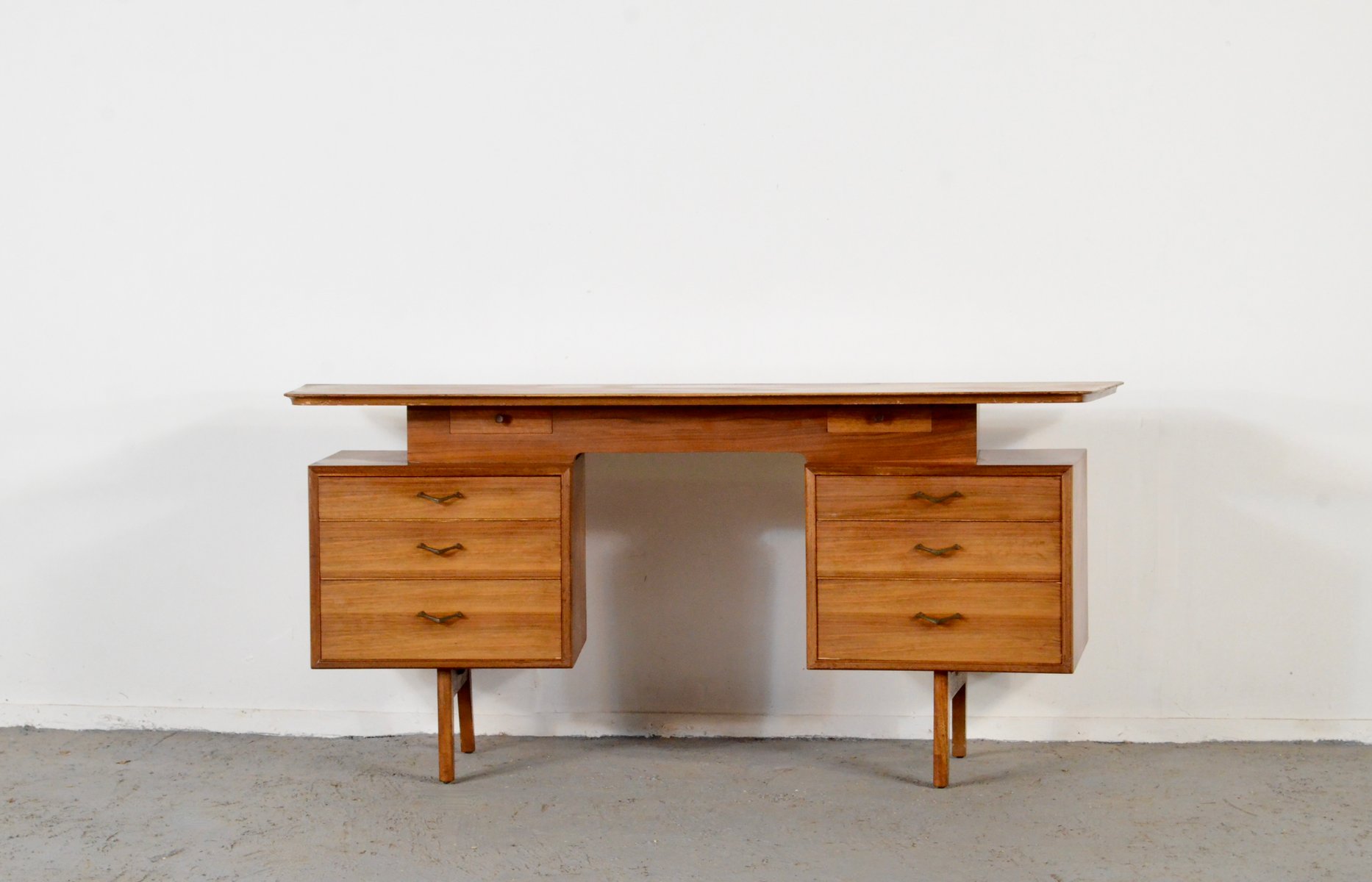 Mid-Century Modern Danish Walnut and Brass Desk by Alfred Cox, 1960s ...