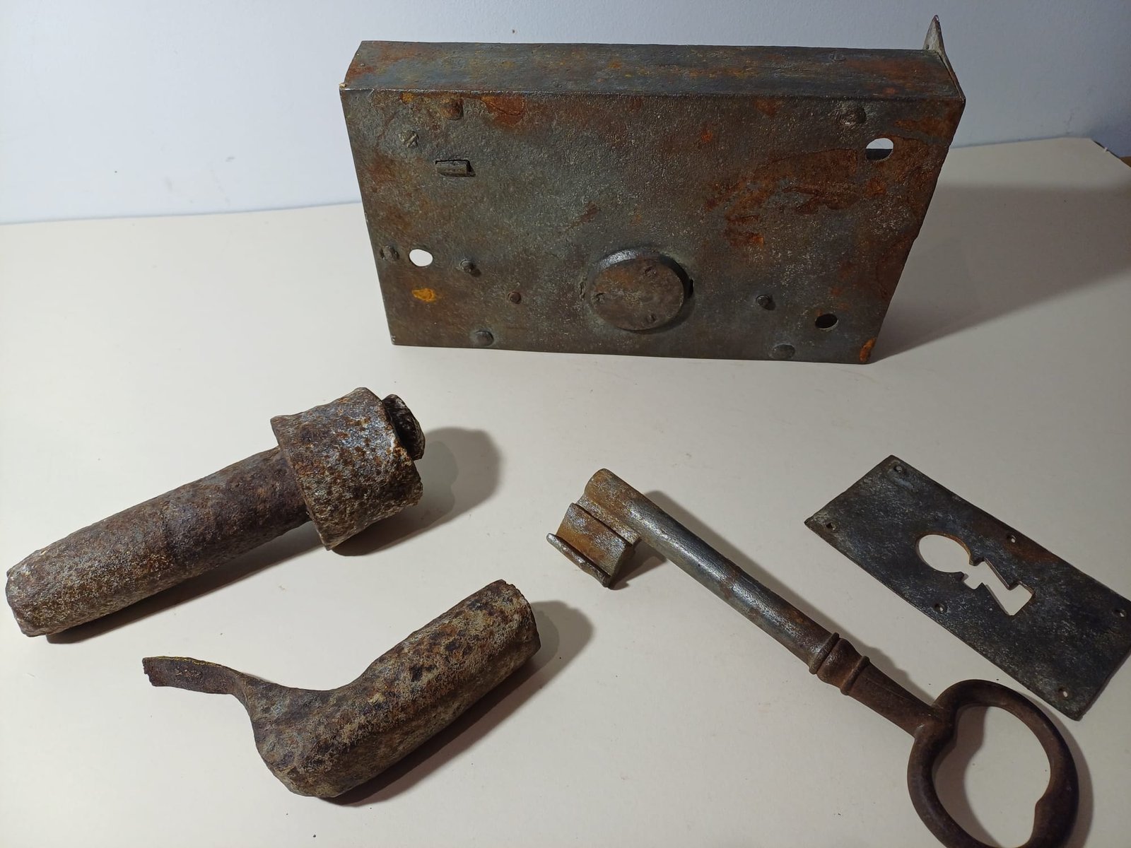 Knight's Templar Fortress Lock with Large Key and Steel Gate Hinge Pins ...