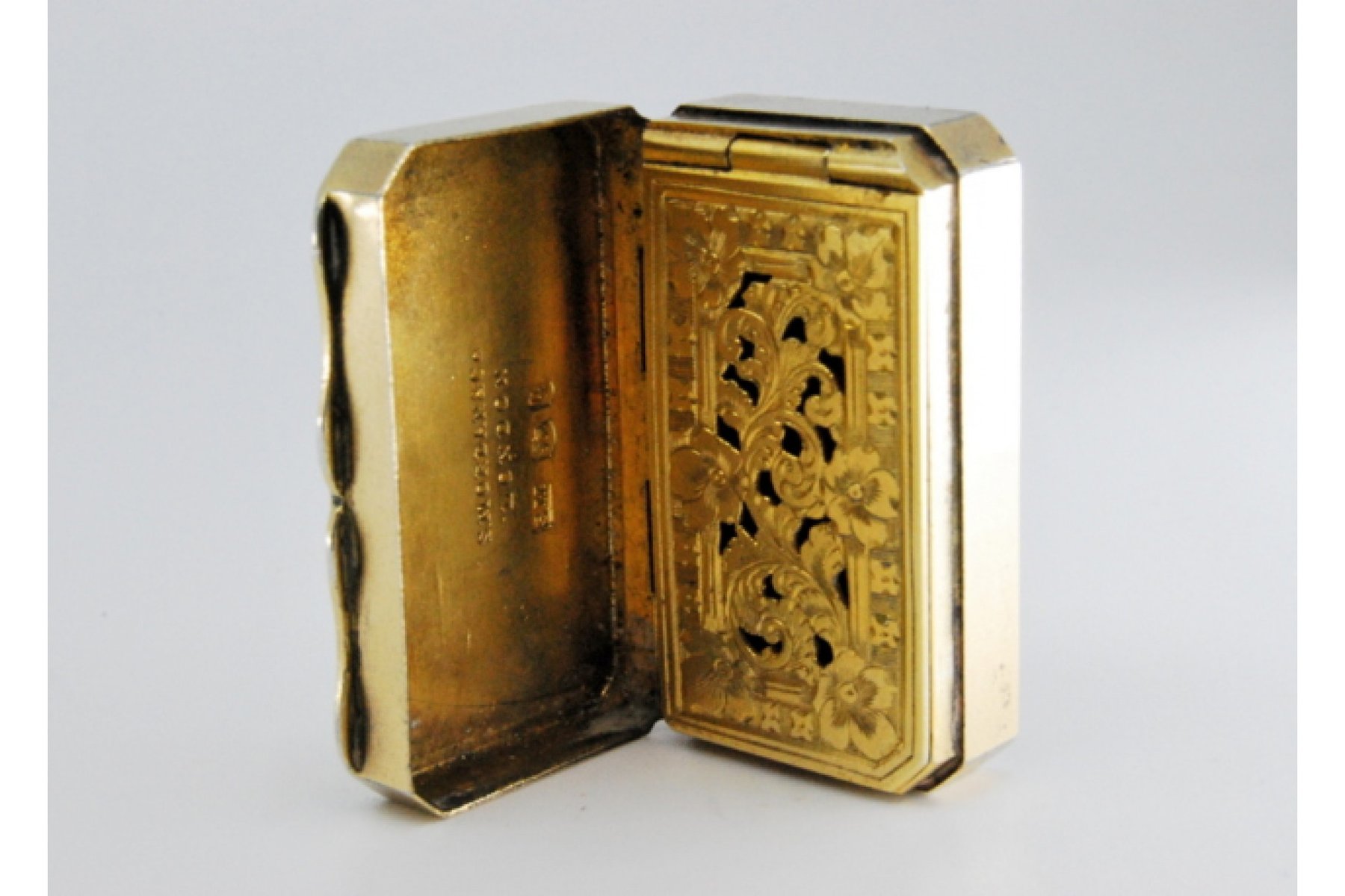 Victorian Silver and Gold Vinaigrette Box for sale at Pamono