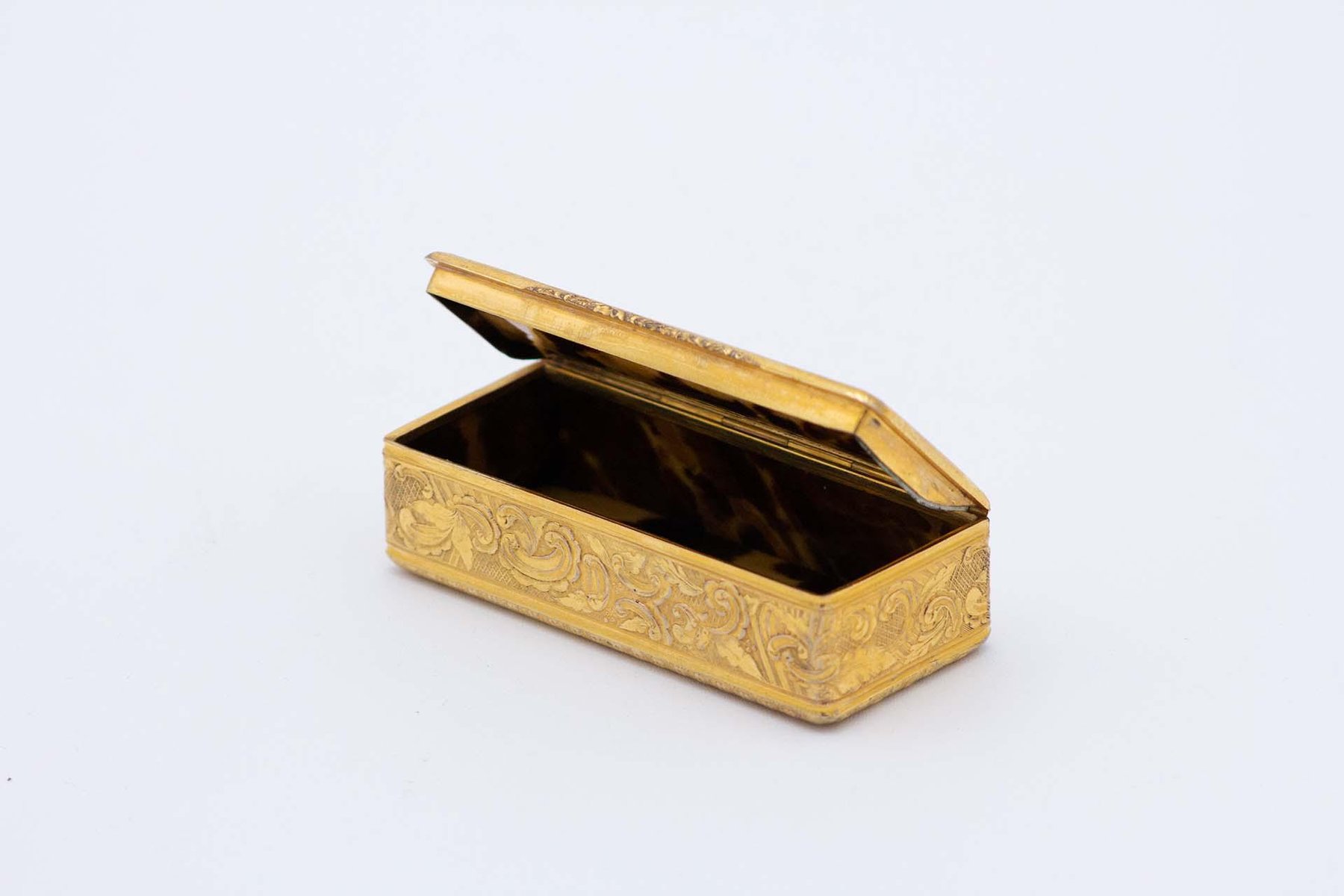 Rectangular Gold Snuff Box for sale at Pamono
