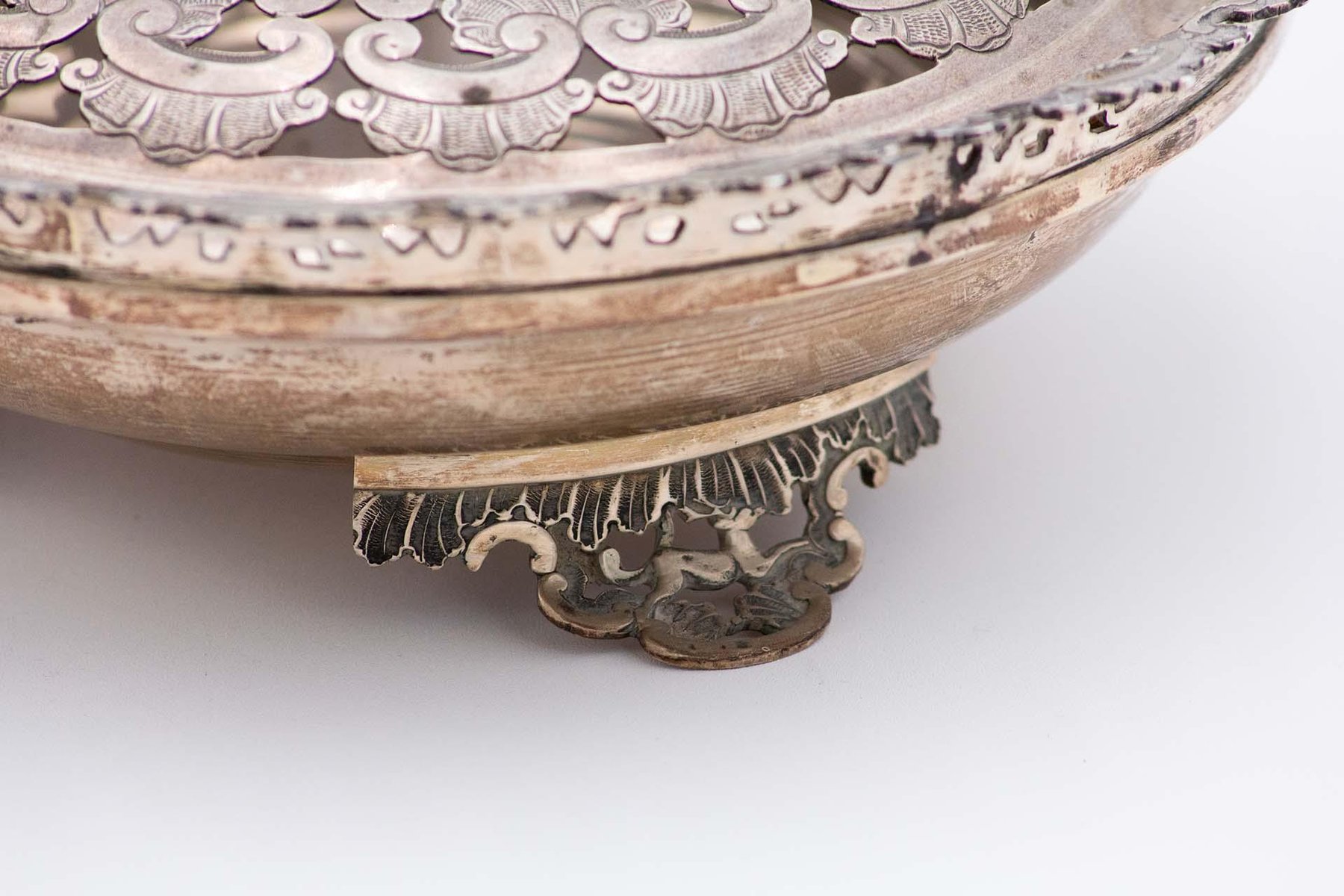 Circular Silver Flower Pot for sale at Pamono