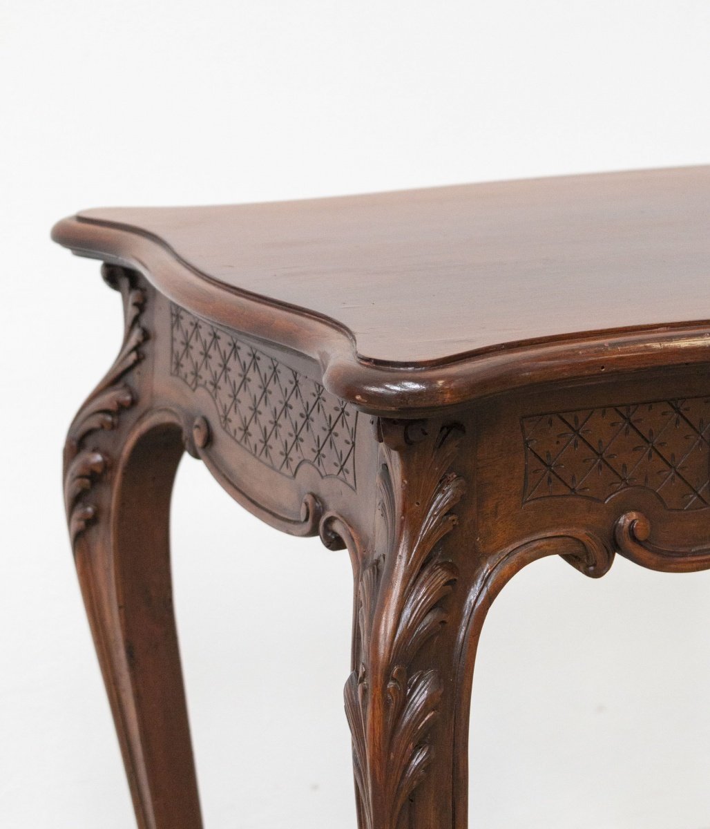 Louis XV Walnut Coffee Table for sale at Pamono