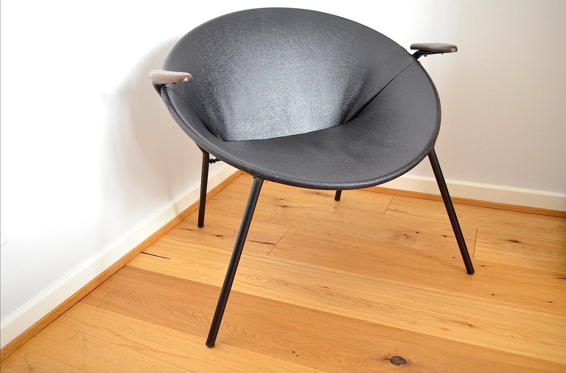 Balloon Chair by Hans Olsen for LEA A/S, 1950s for sale at Pamono