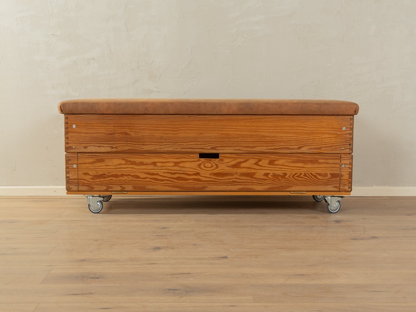 Vaulting Box with Lid, 1960s for sale at Pamono
