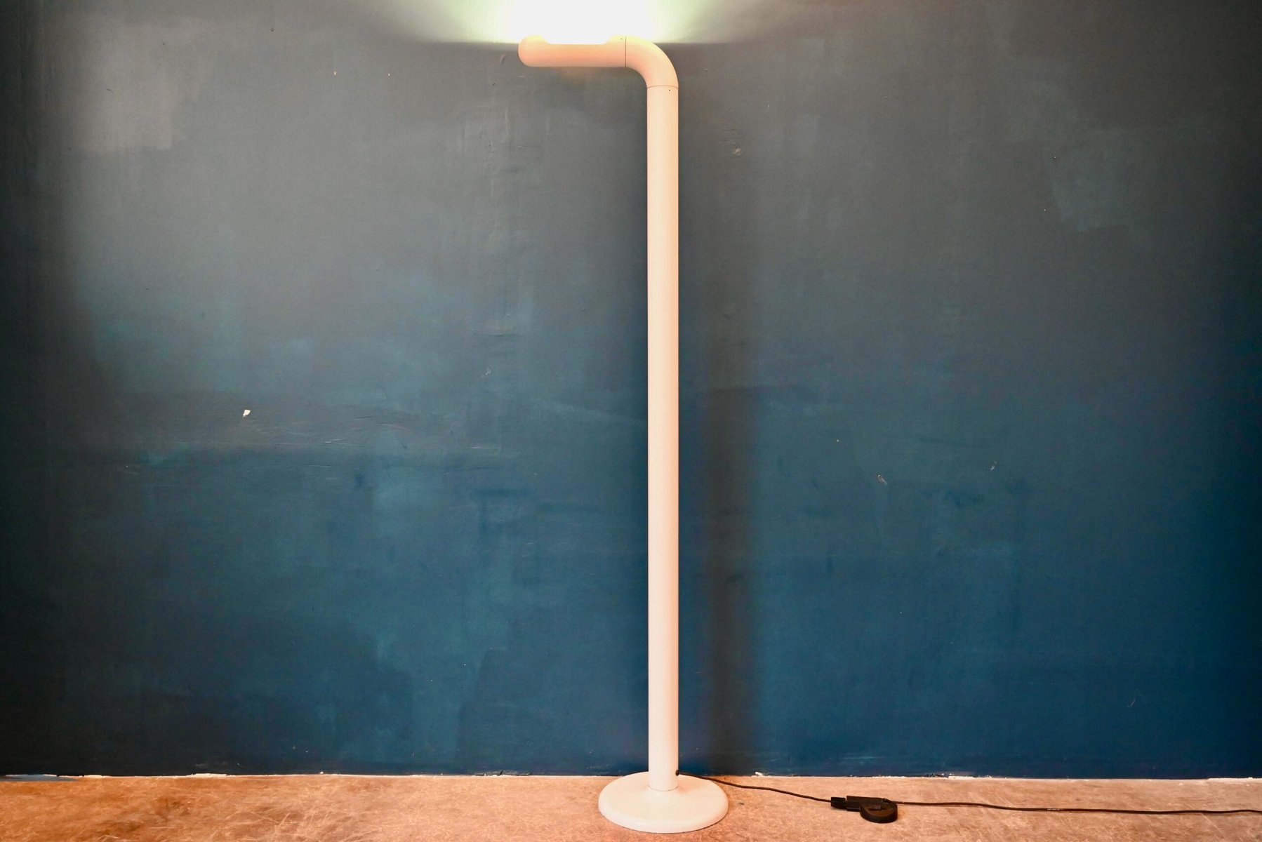 Minimalist Style White Tube Floor Lamp by Relco, 1980s for sale at Pamono
