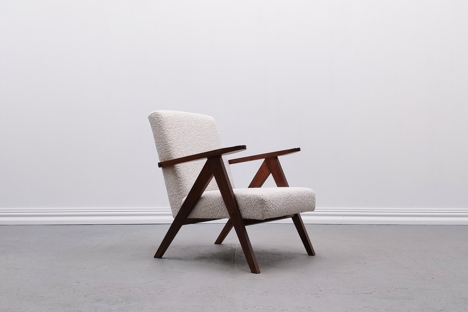 Mid-Century Easy Chair Model B - 310 Var in Ivory Boucle, 1960s for ...