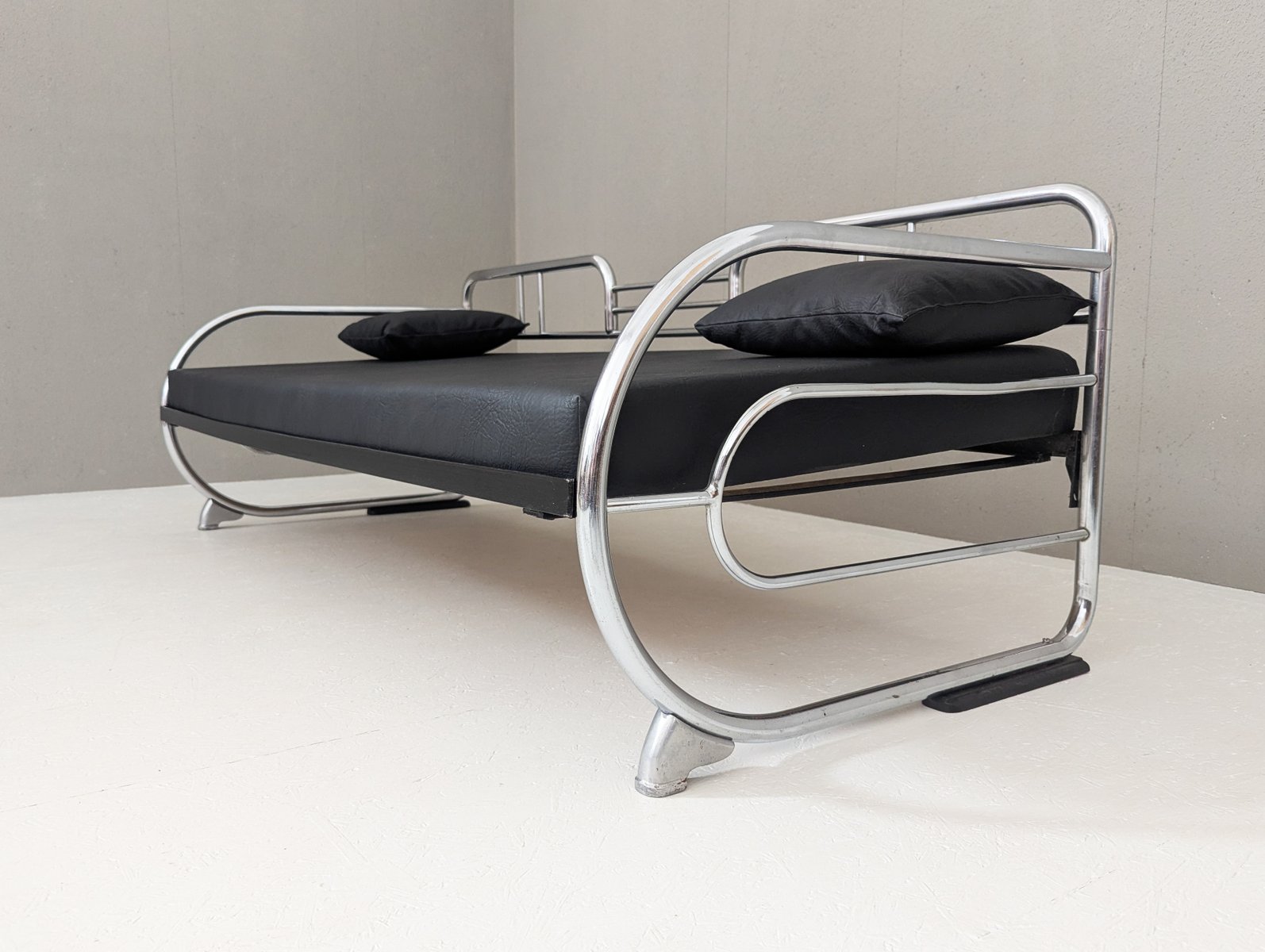 Bauhaus Tubular Steel Sofa by Hynek Gottwald, 1930s for sale at Pamono