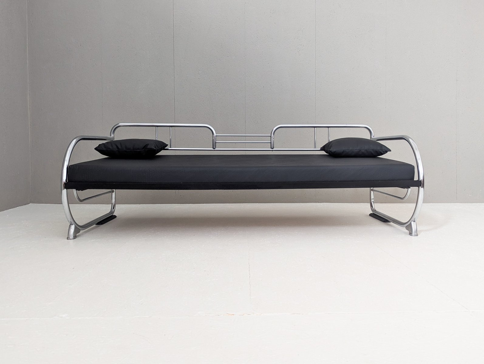 Bauhaus Tubular Steel Sofa by Hynek Gottwald, 1930s for sale at Pamono