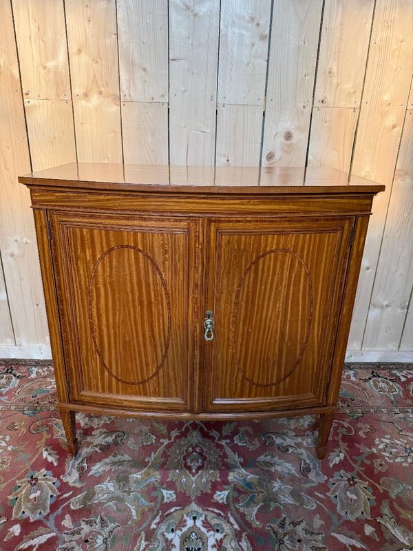 English-Style Sideboard in Solid Wood for sale at Pamono