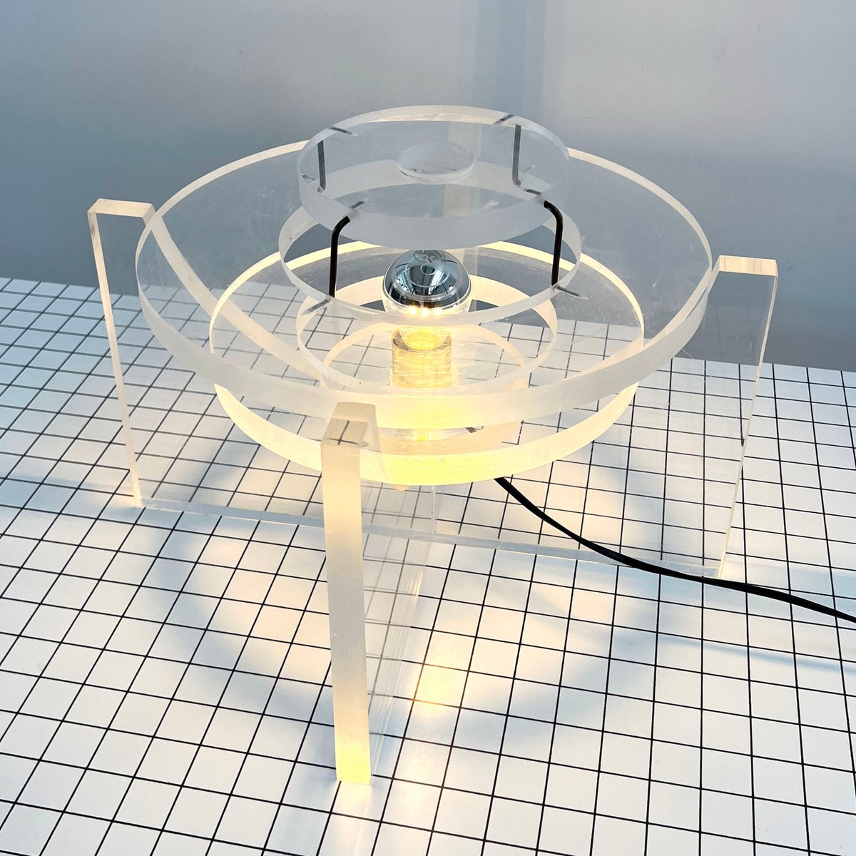 Italian Structural Table Lamp in Acrylic, 1970s for sale at Pamono