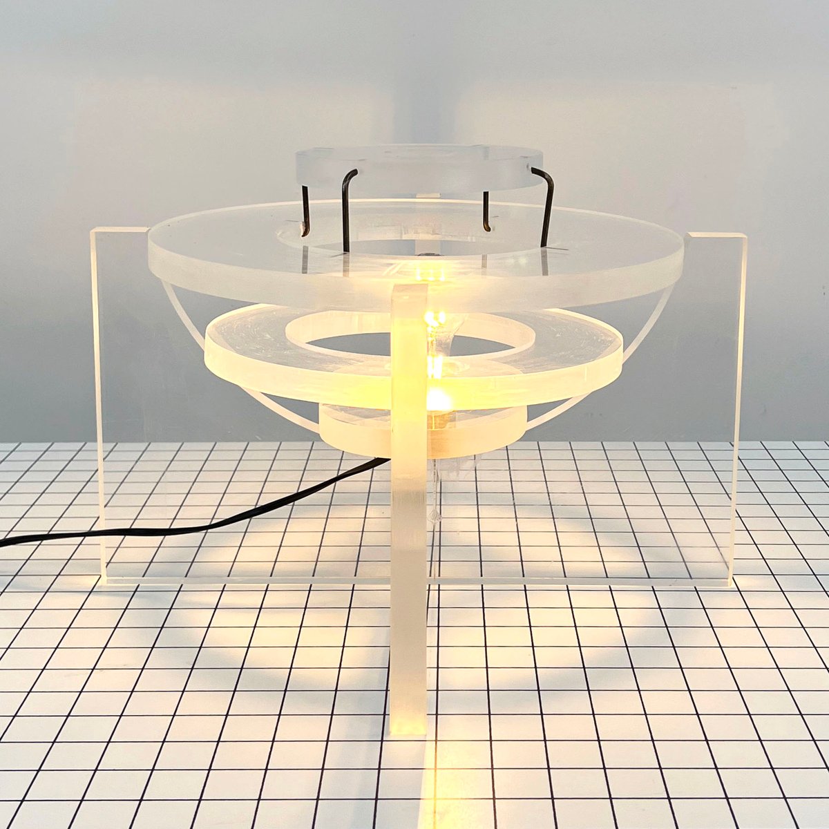 Italian Structural Table Lamp in Acrylic, 1970s for sale at Pamono