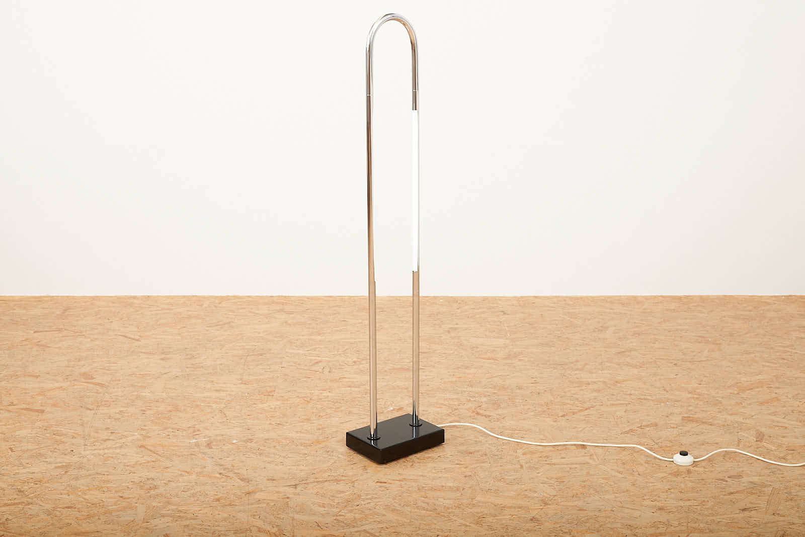 Black Lacquered Metal Base Lamp for sale at Pamono