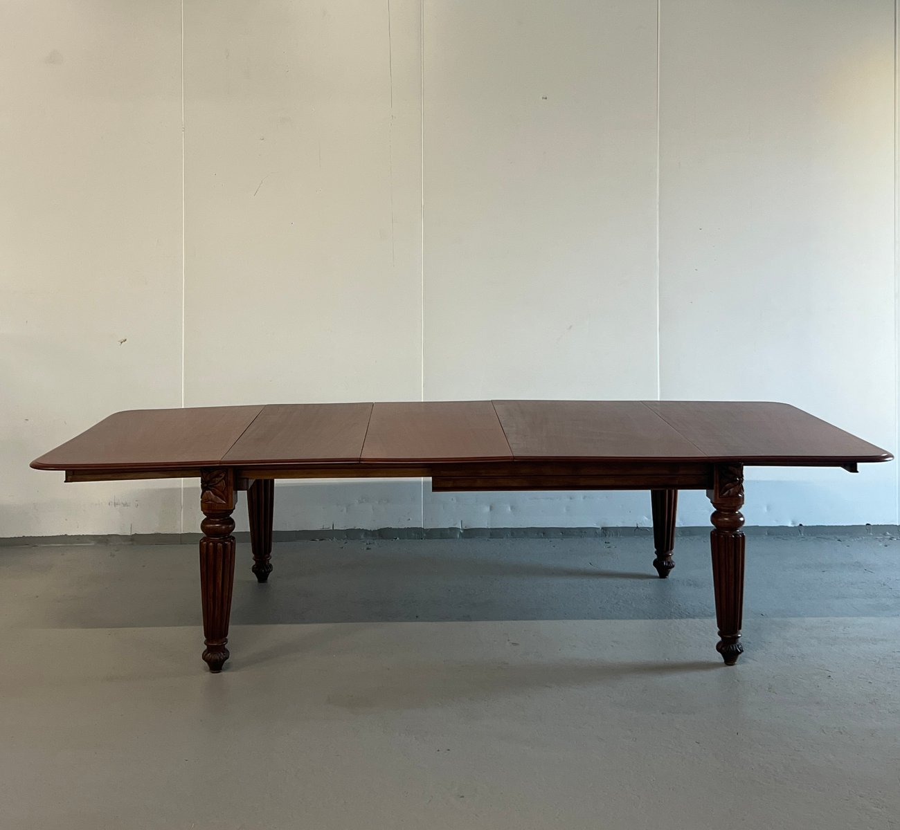 Antique Extendable Dining Table for sale at Pamono