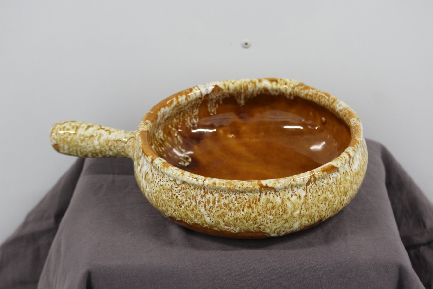 French Ceramic Fry Pan with Handle, 1970s for sale at Pamono