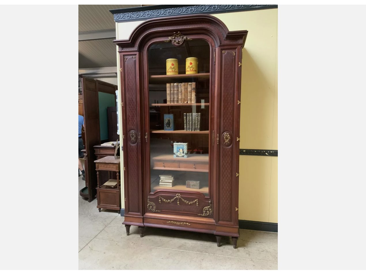 Antique Bookcase in Walnut, 1890s for sale at Pamono