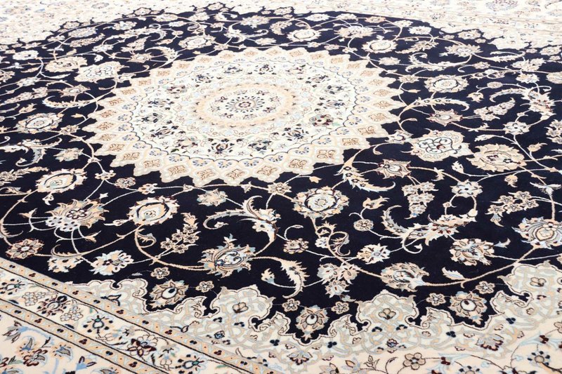 Nain Rug with Floral Pattern for sale at Pamono