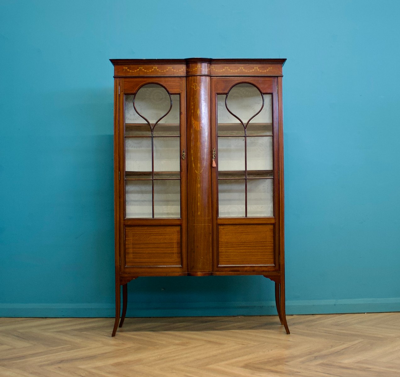 Antique Edwardian Display Cabinet, 1900s for sale at Pamono