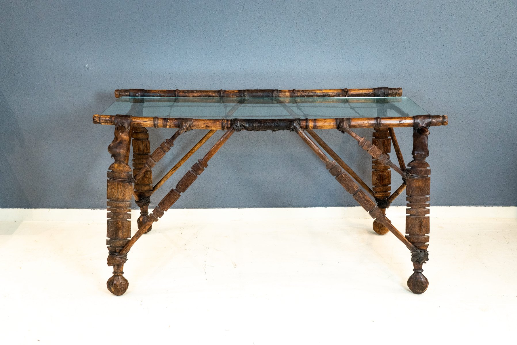 Mid-20th Century African Wood Table for sale at Pamono