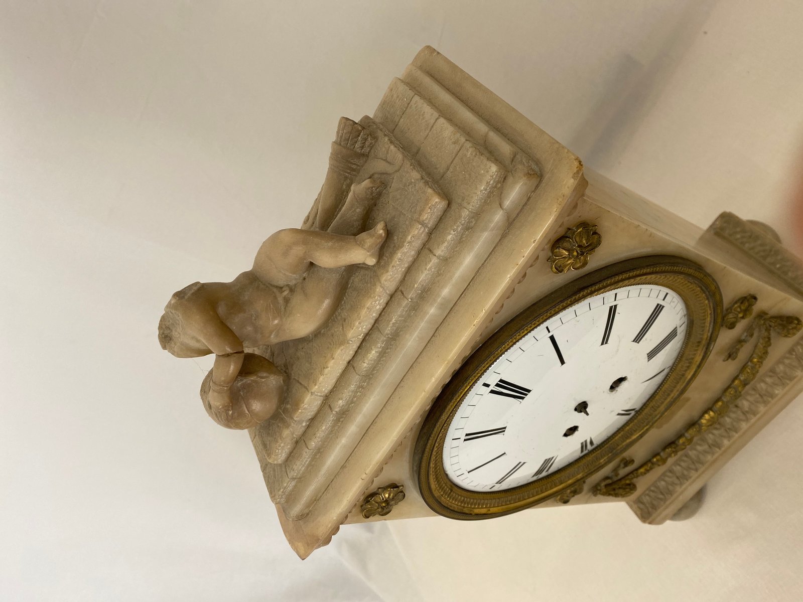 Alabaster Mantel Clock, 1800s for sale at Pamono