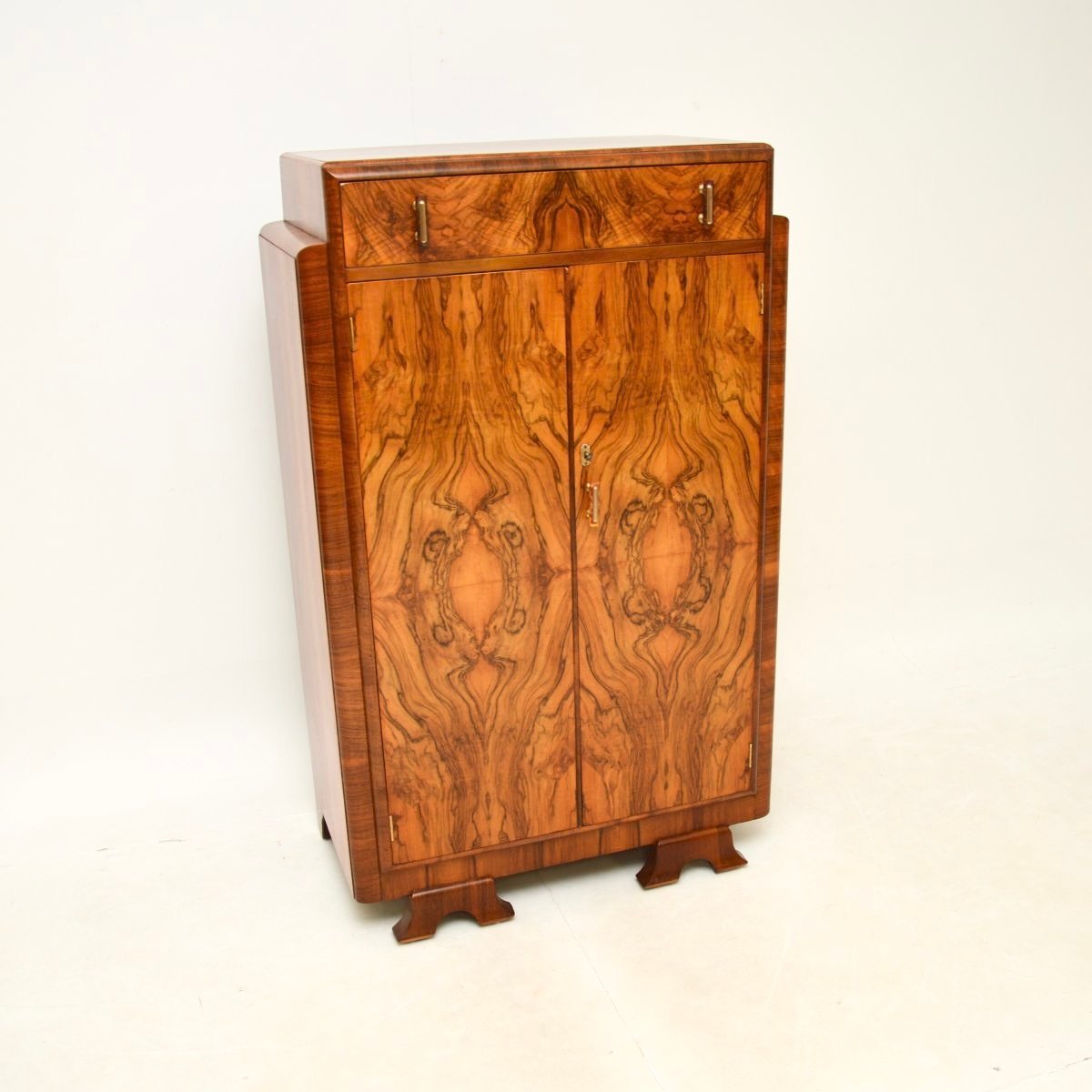 Art Deco Figured Walnut Compact Wardrobe, 1930s for sale at Pamono
