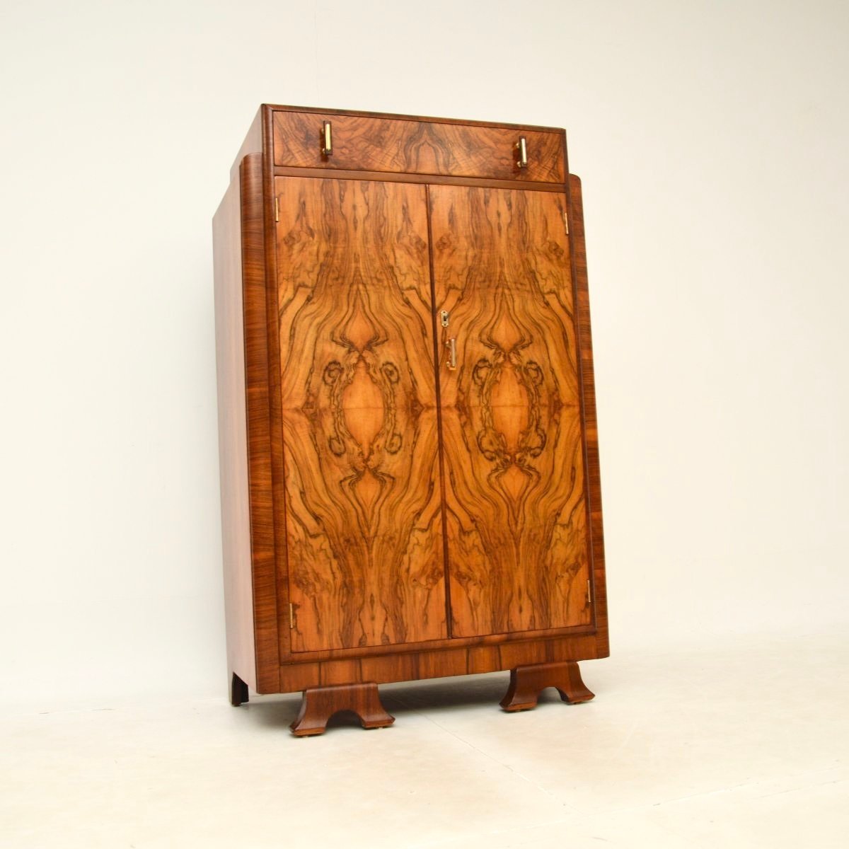 Art Deco Figured Walnut Compact Wardrobe, 1930s for sale at Pamono